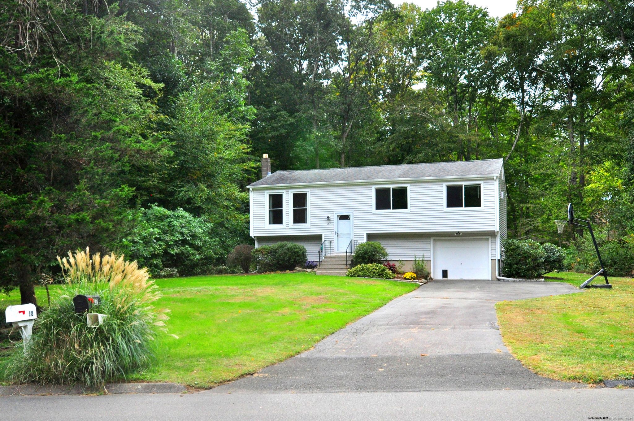 27 Longate Road, Clinton, CT 06413 - See Est. Value, Schools & More