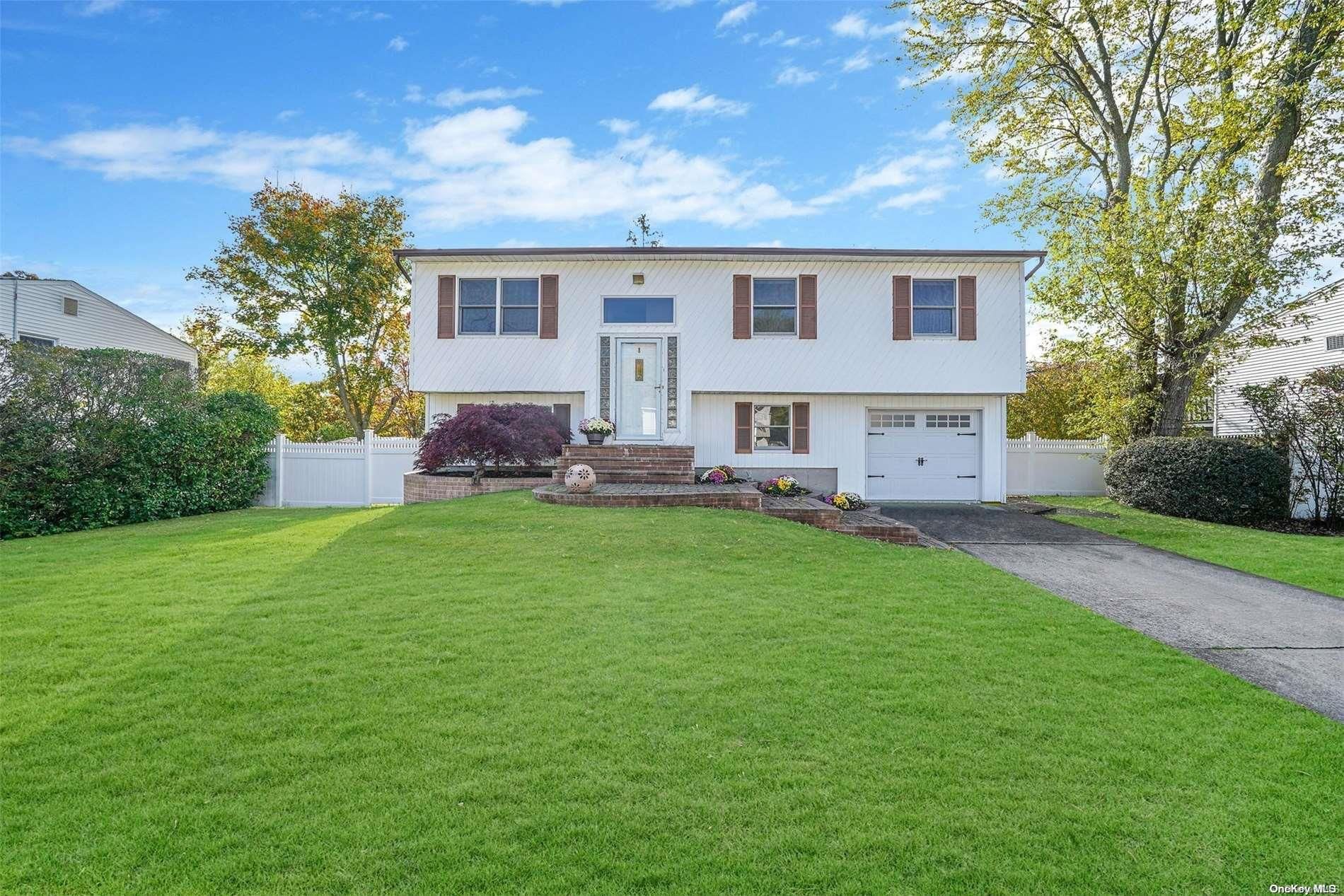 8 Impala Drive, Centereach, NY 11720 - See Est. Value, Schools & More