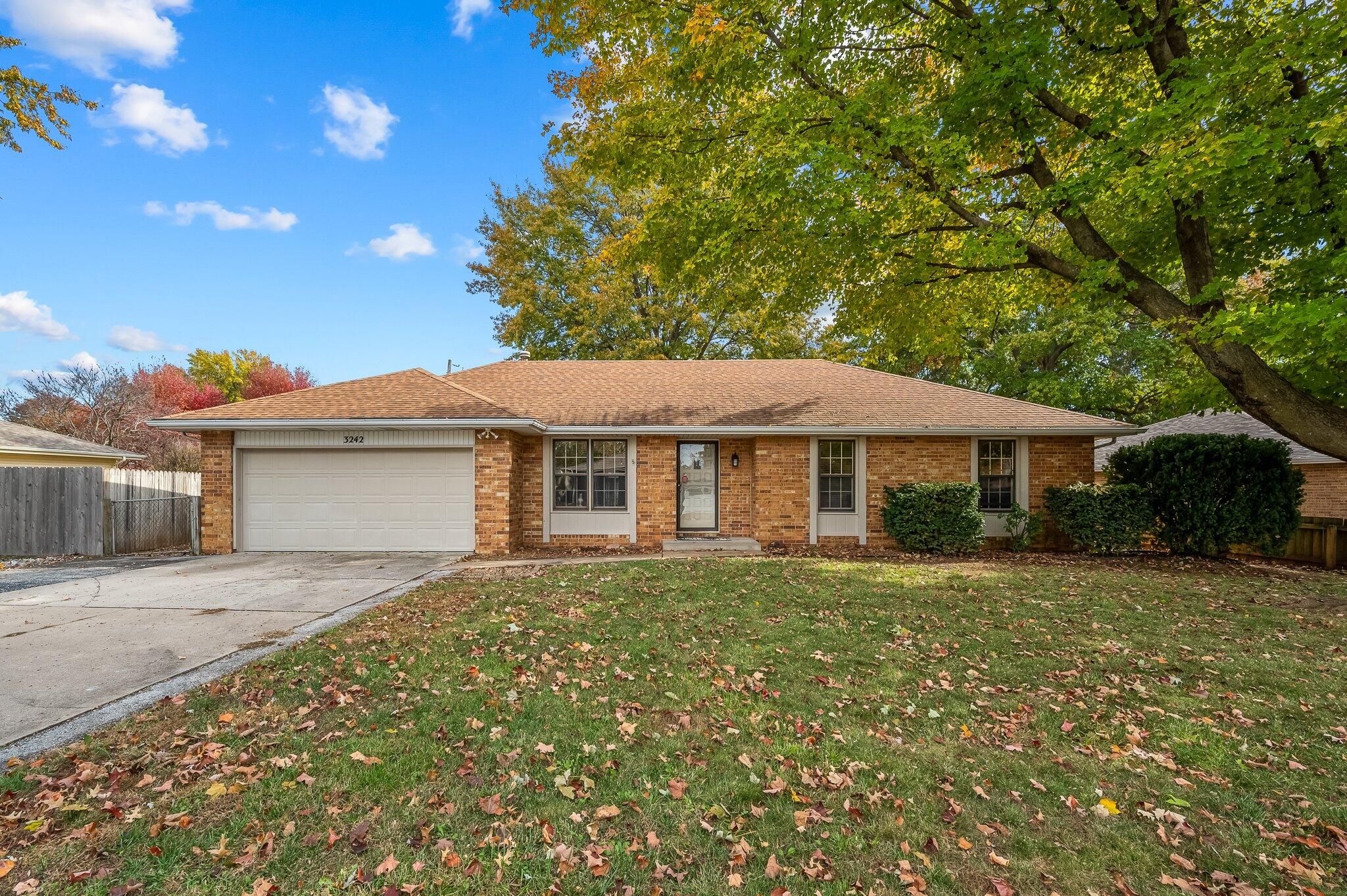 3242 S Kimbrough Avenue, Springfield, MO 65807 - See Est. Value, Schools & More