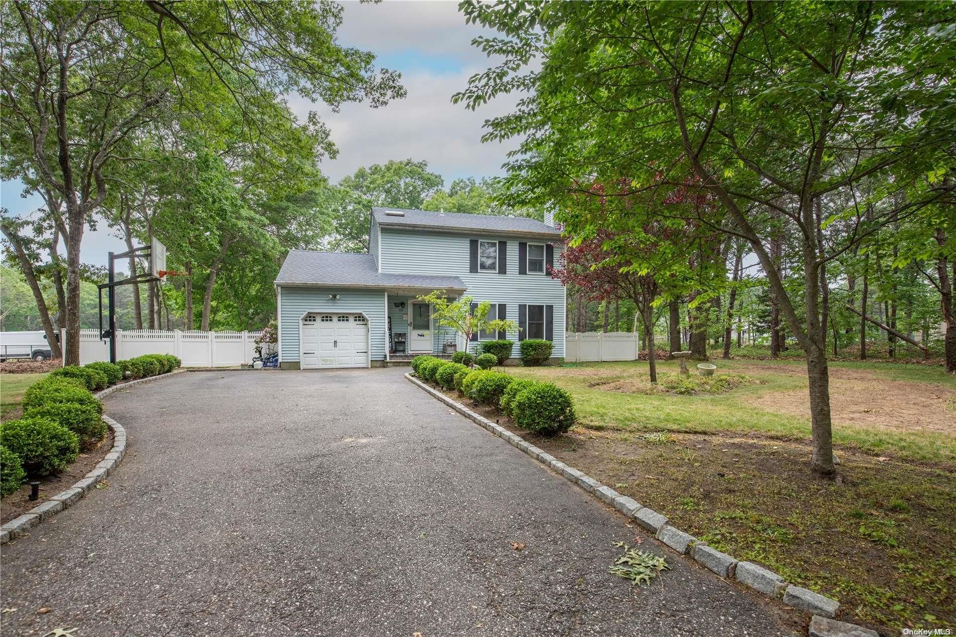 10 Pleasant View Road, Ridge, NY 11961 - See Est. Value, Schools & More