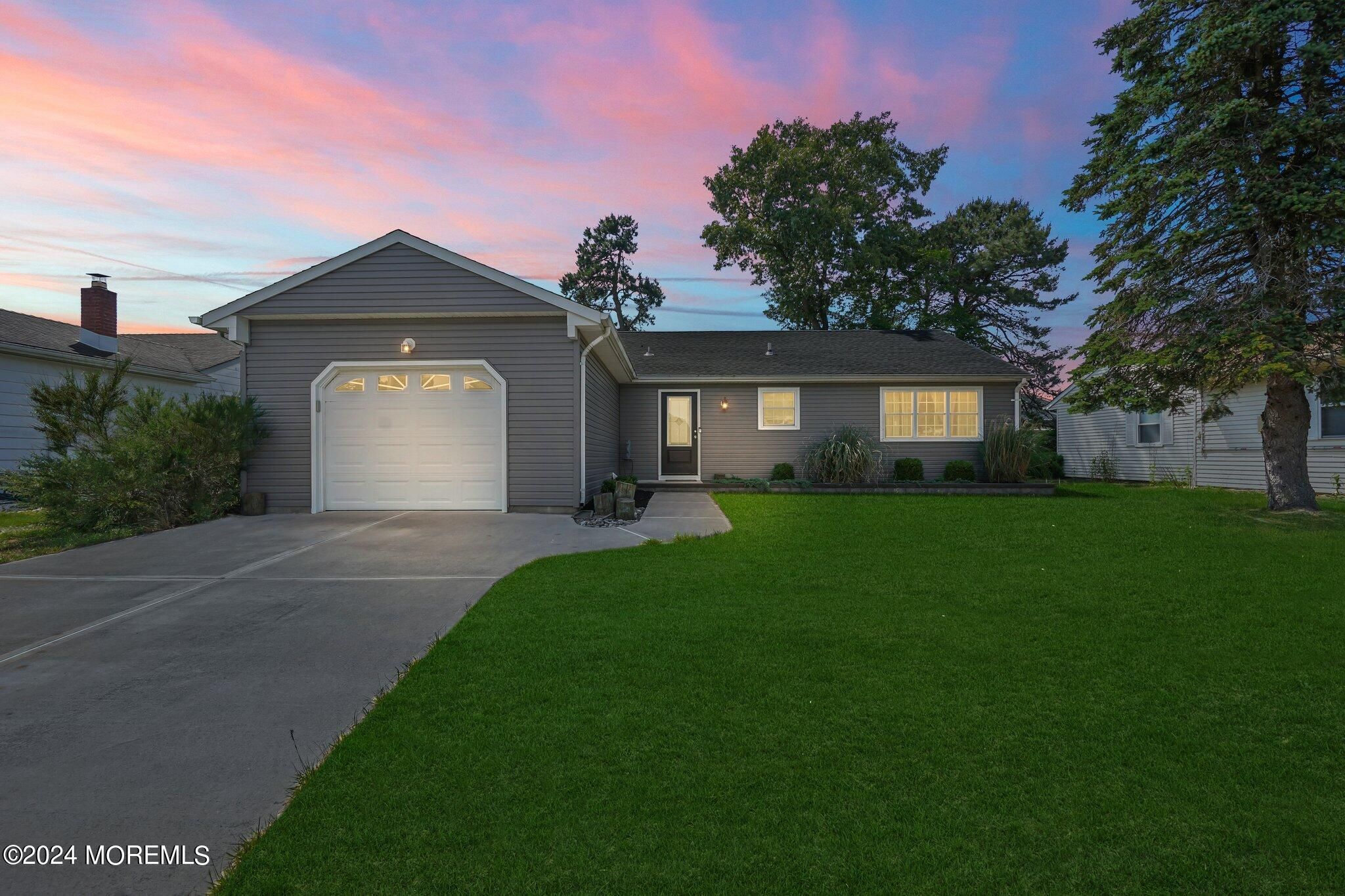 3 Ashcroft Lane, Toms River, NJ 08757 - See Est. Value, Schools & More