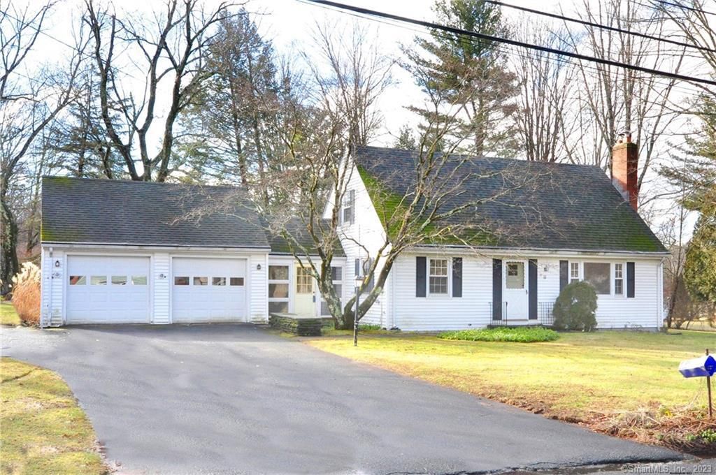 11 Hiram Ln, Bloomfield, CT 06002 - See Est. Value, Schools & More