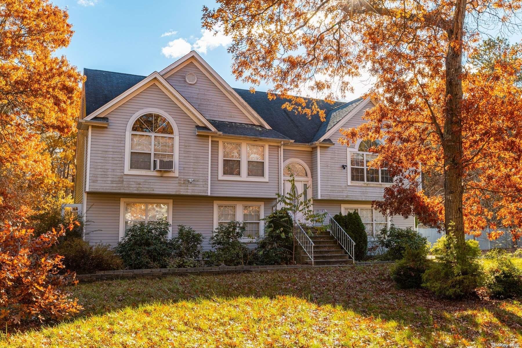 21 Farmhouse Drive, Ridge, NY 11961 - See Est. Value, Schools & More