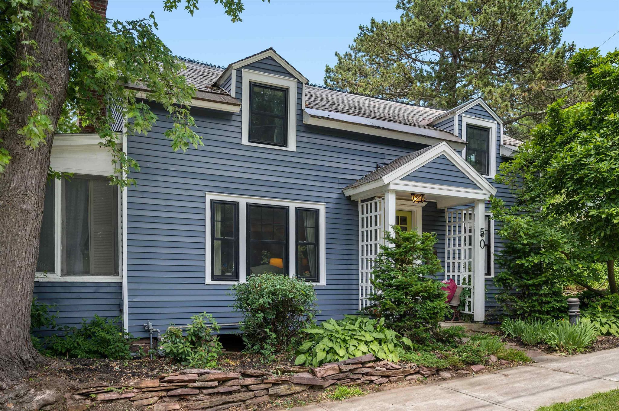 50 Ledge Road, Burlington, VT 05401 - See Est. Value, Schools & More