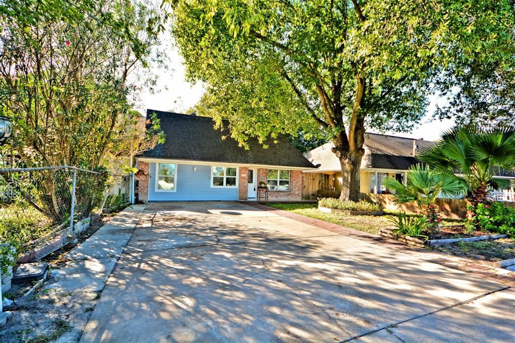 12519 W Hardy Rd, Houston, TX 77037 - See Est. Value, Schools & More