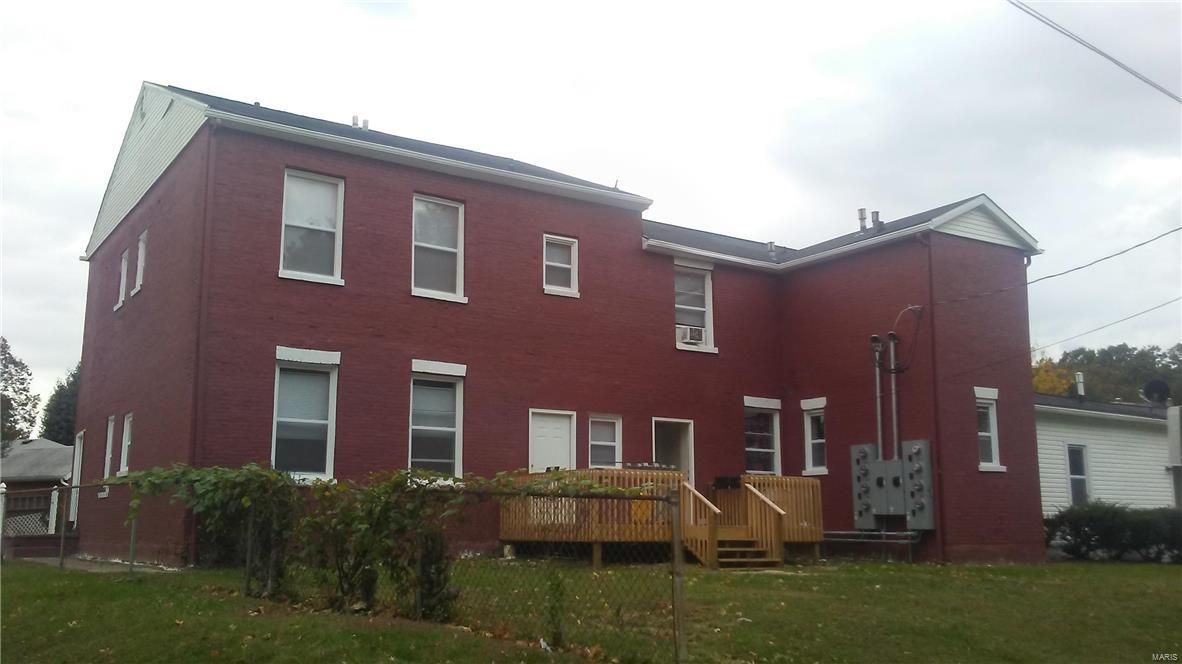 2441 Mills Ave, Alton, IL 62002 - See Est. Value, Schools & More