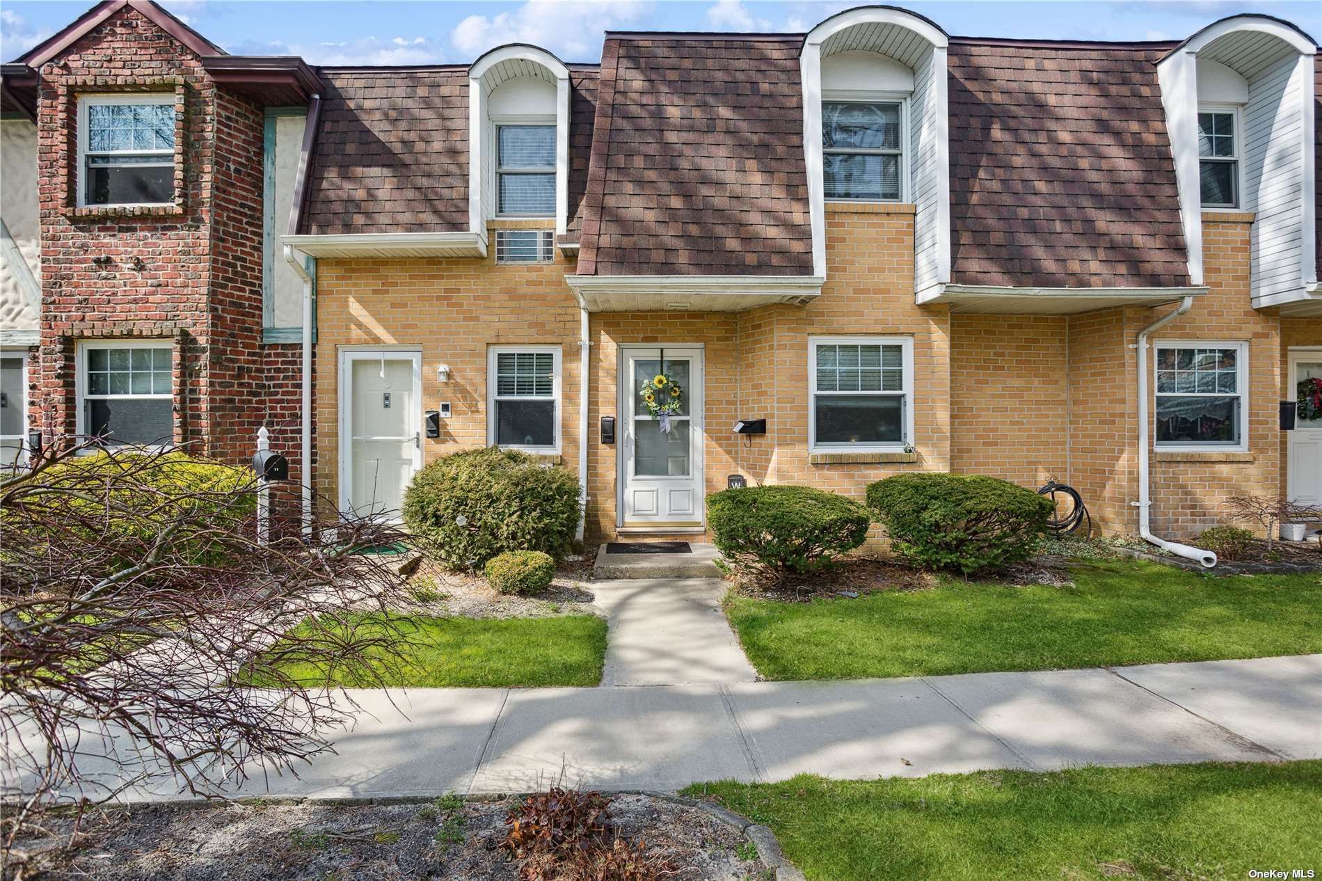 14 Glen Hollow Dr #E12, Holtsville, NY 11742 - See Est. Value, Schools ...