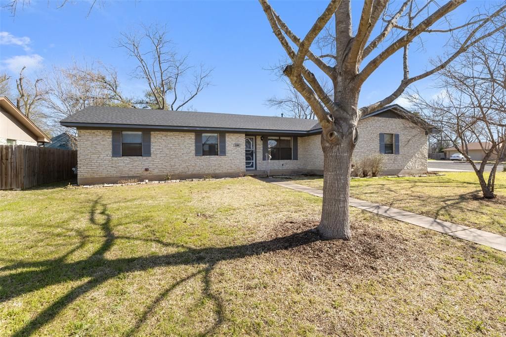 2304 Carolyn Dr, Taylor, TX 76574 | MLS# 9009288 | Trulia