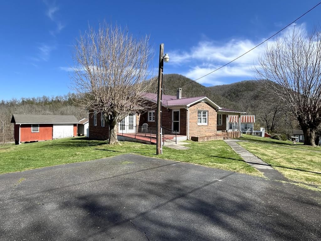 302 Old 52 Rd, Austinville, VA 24312 - See Est. Value, Schools & More