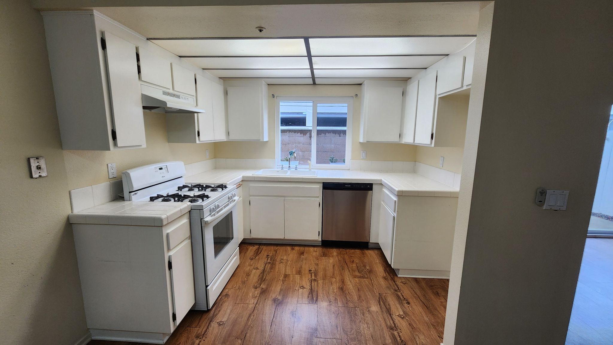 17762 Cameron Ln #3, Huntington Beach, CA 92647 - Trulia | Trulia