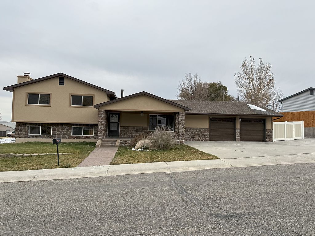 190 Keith Dr, Green River, WY 82935 - See Est. Value, Schools & More