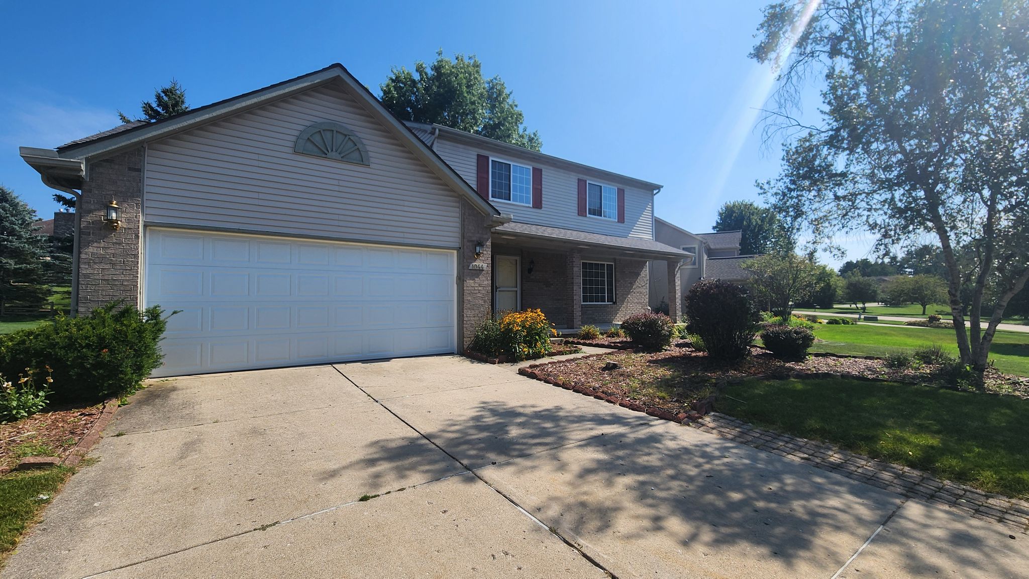 1044 Ridgeview Cir, Lake Orion, MI 48362 - See Est. Value, Schools & More