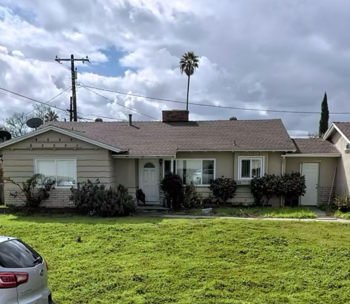 559 E Holly St, Rialto, CA 92376 - See Est. Value, Schools & More