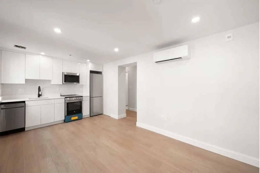 4 Hull St #1L, Boston, MA 02113 - See Est. Value, Schools & More