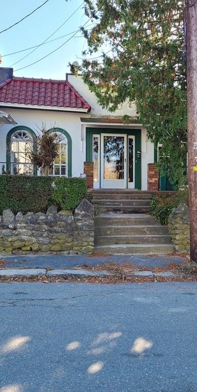 27 Pratt St, Fitchburg, MA 01420 | Trulia