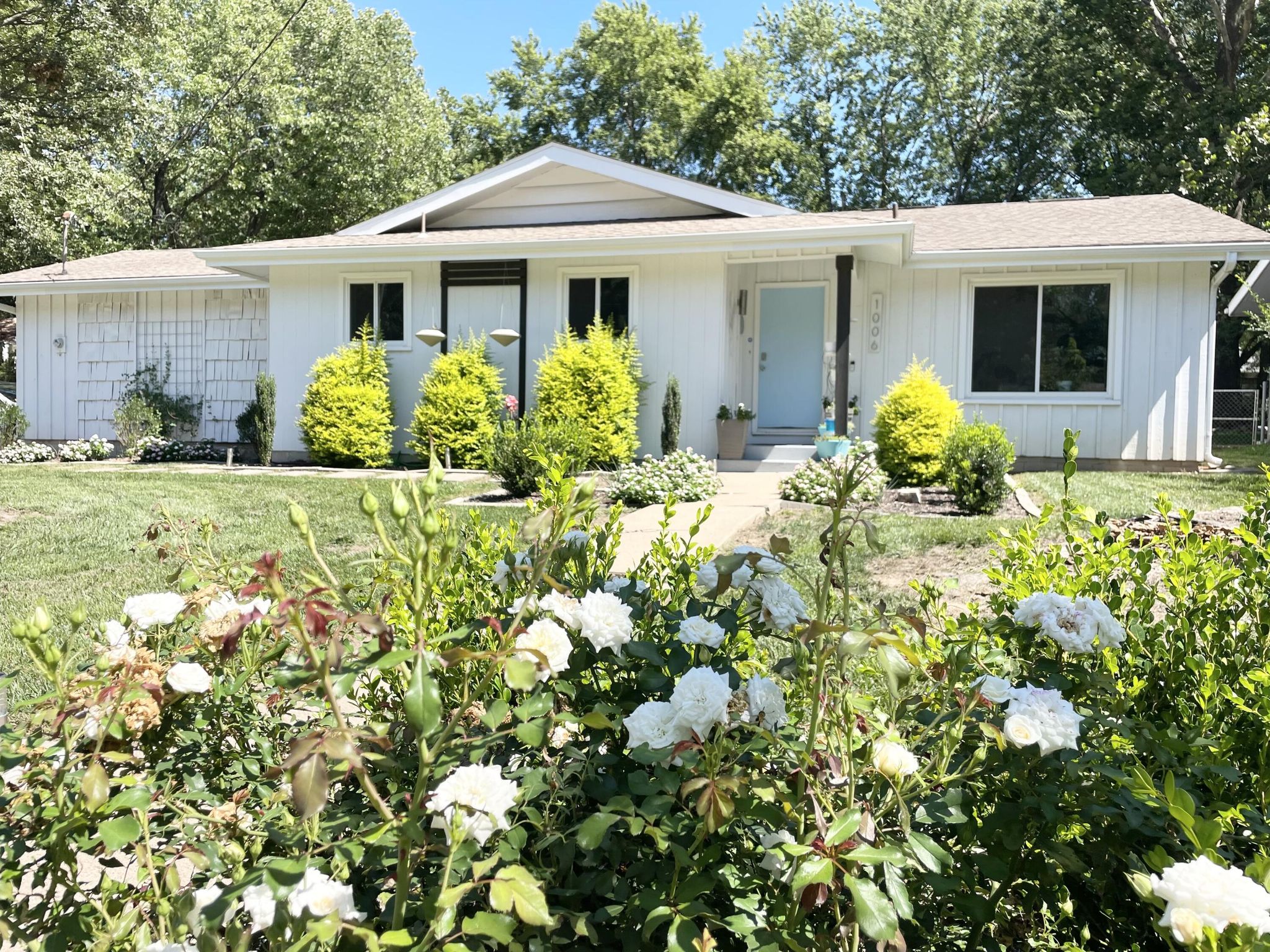 1006 S Paula Avenue, Springfield, MO 65804 - See Est. Value, Schools & More