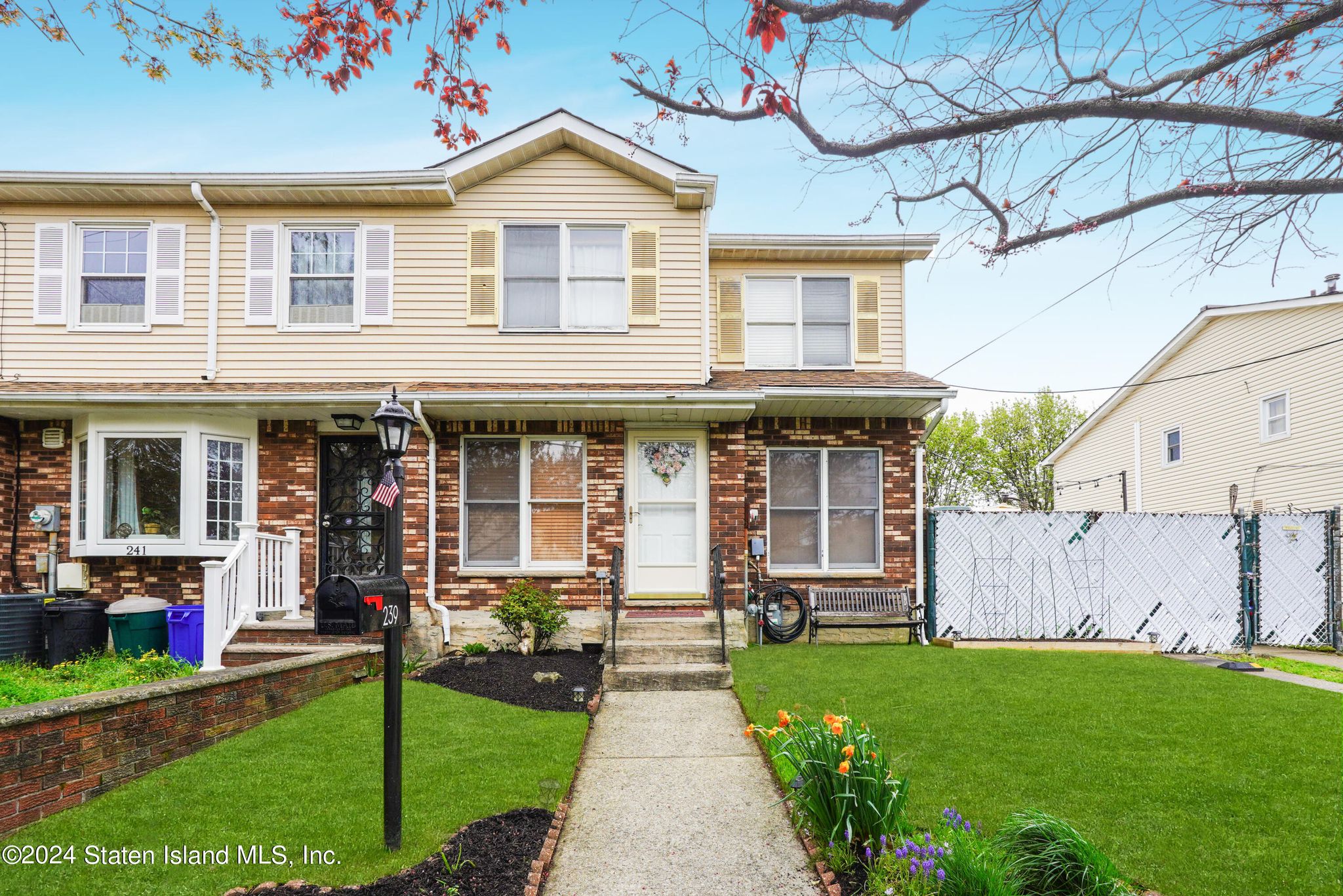 239 Finley Ave, Staten Island, NY 10306 | MLS# 2402160 | Trulia